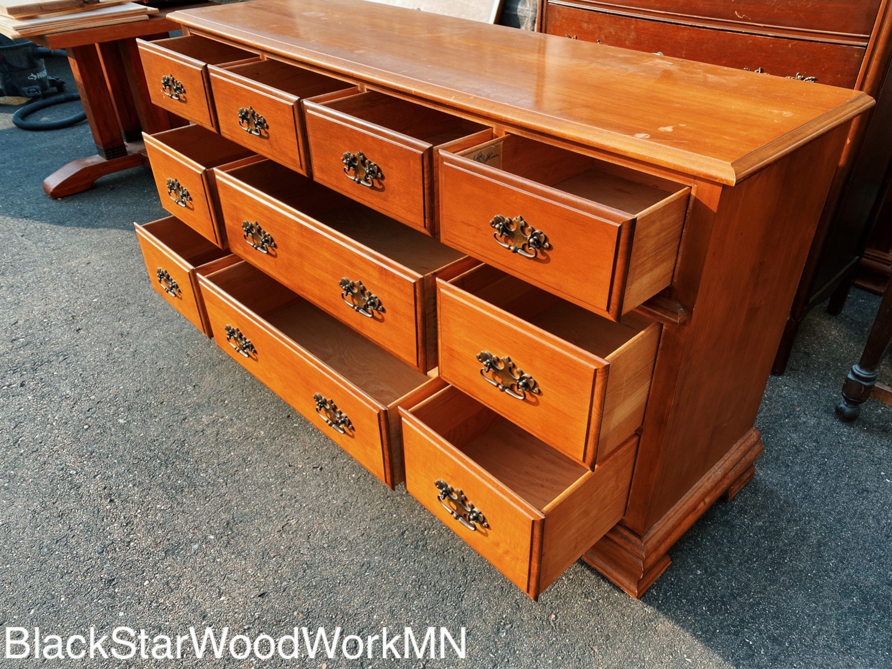 Pick Your Color! Pennsbury Manor by Garrison Maple Dresser (10 Drawers ...