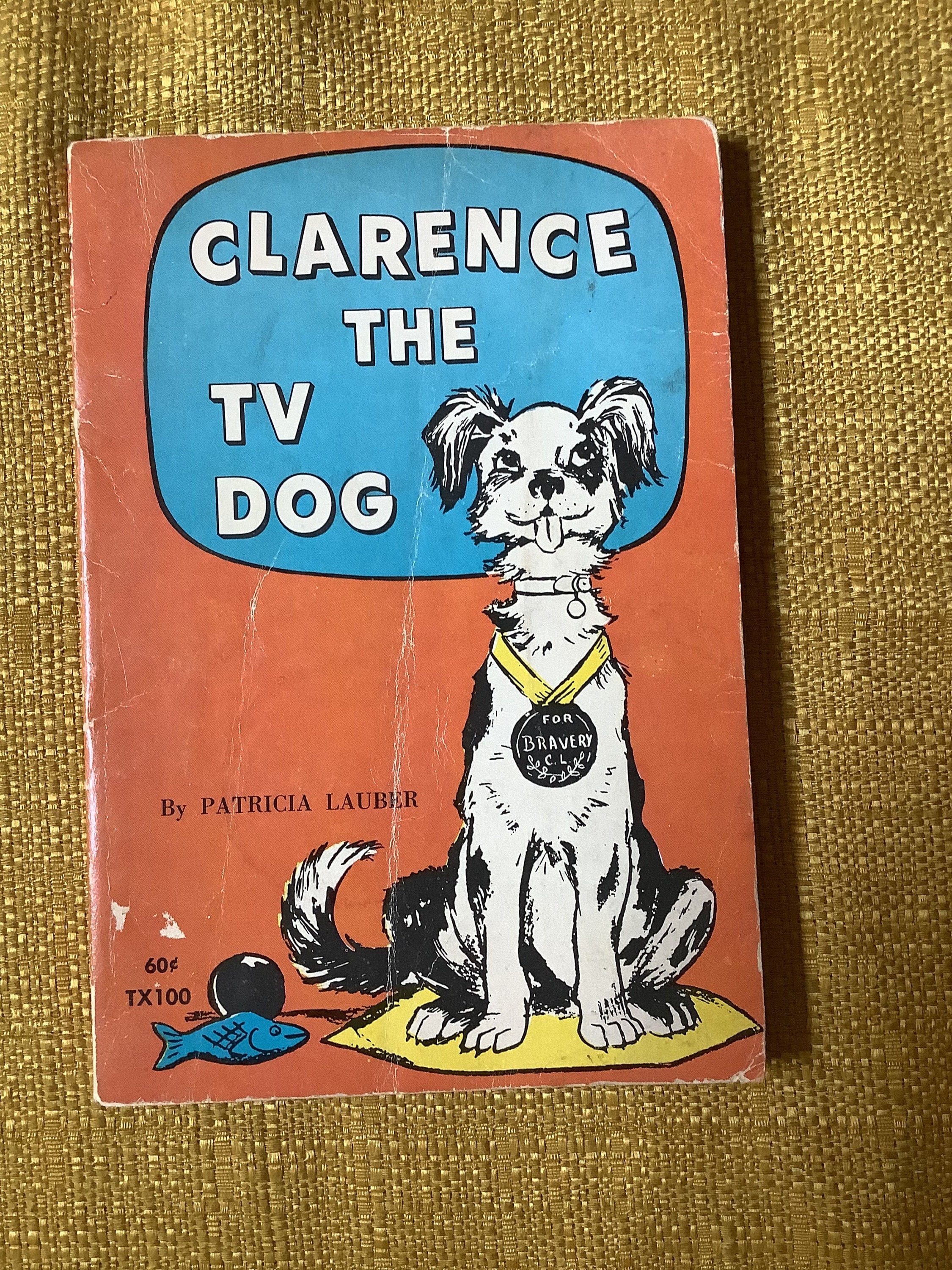 Vintage Book, Clarence the TV Dog, Patricia Lauber, Leonard Shortall ...