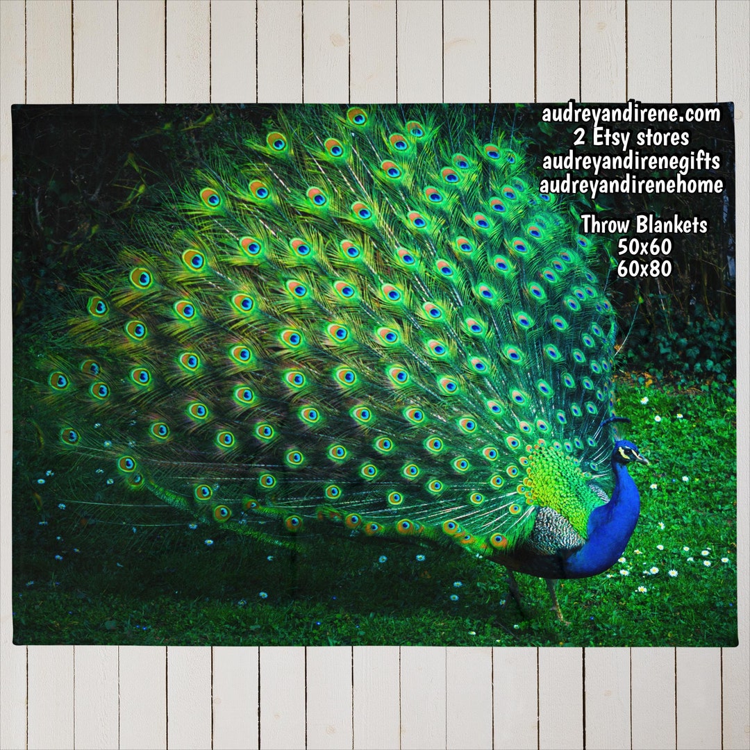 Elegant Peacock Throw Blanket: Cozy up With a Touch of Nature in Your ...