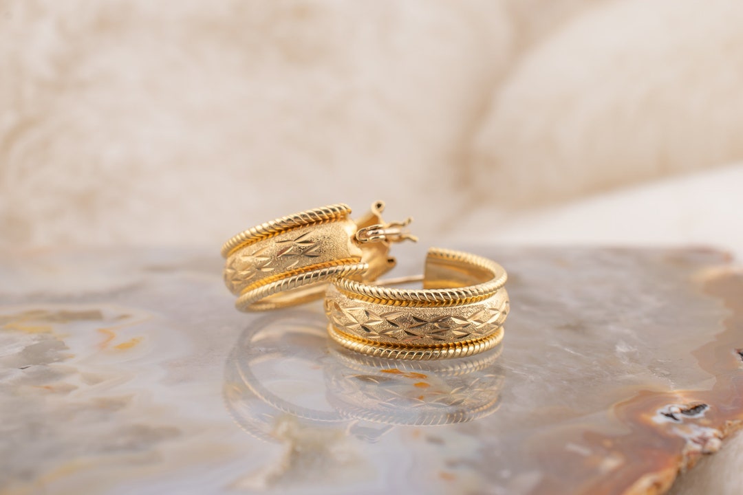 Vintage 10 Karat Yellow Gold Coin Edge and Diamond Cut Detail - Etsy