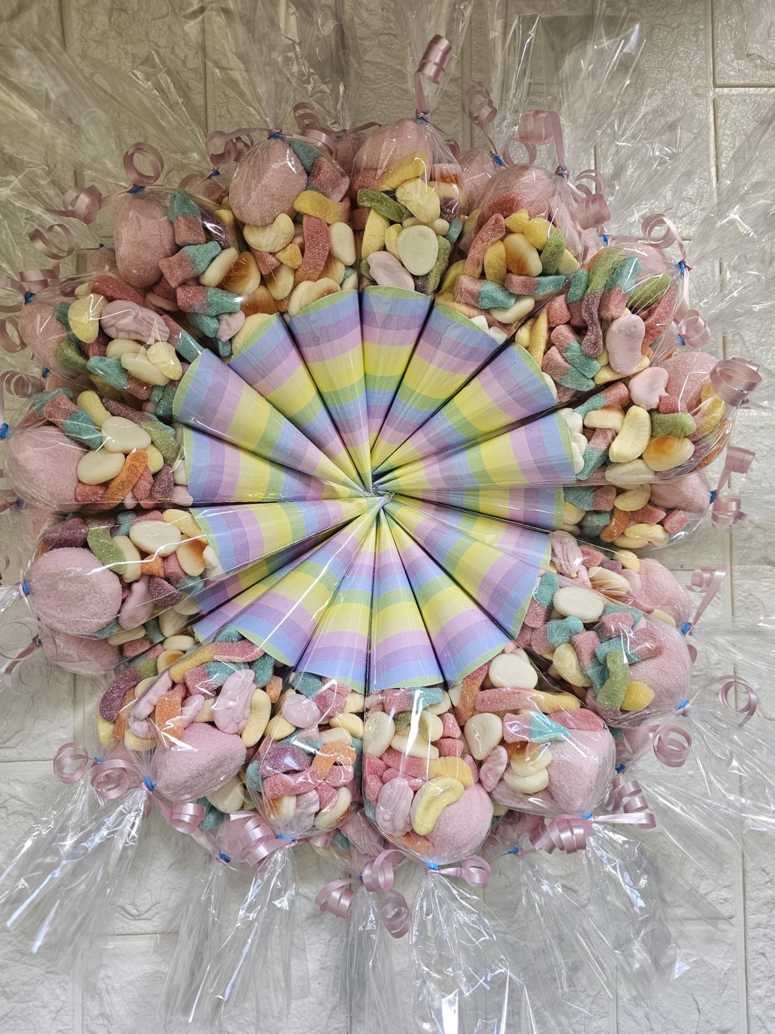 10 Children's Sweet Cone Party Bag Favours Pastel Rainbow Colours Cones ...
