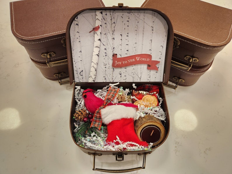 Custom Destination Suitcase Gift: Surprise Vacation Reveal - Etsy
