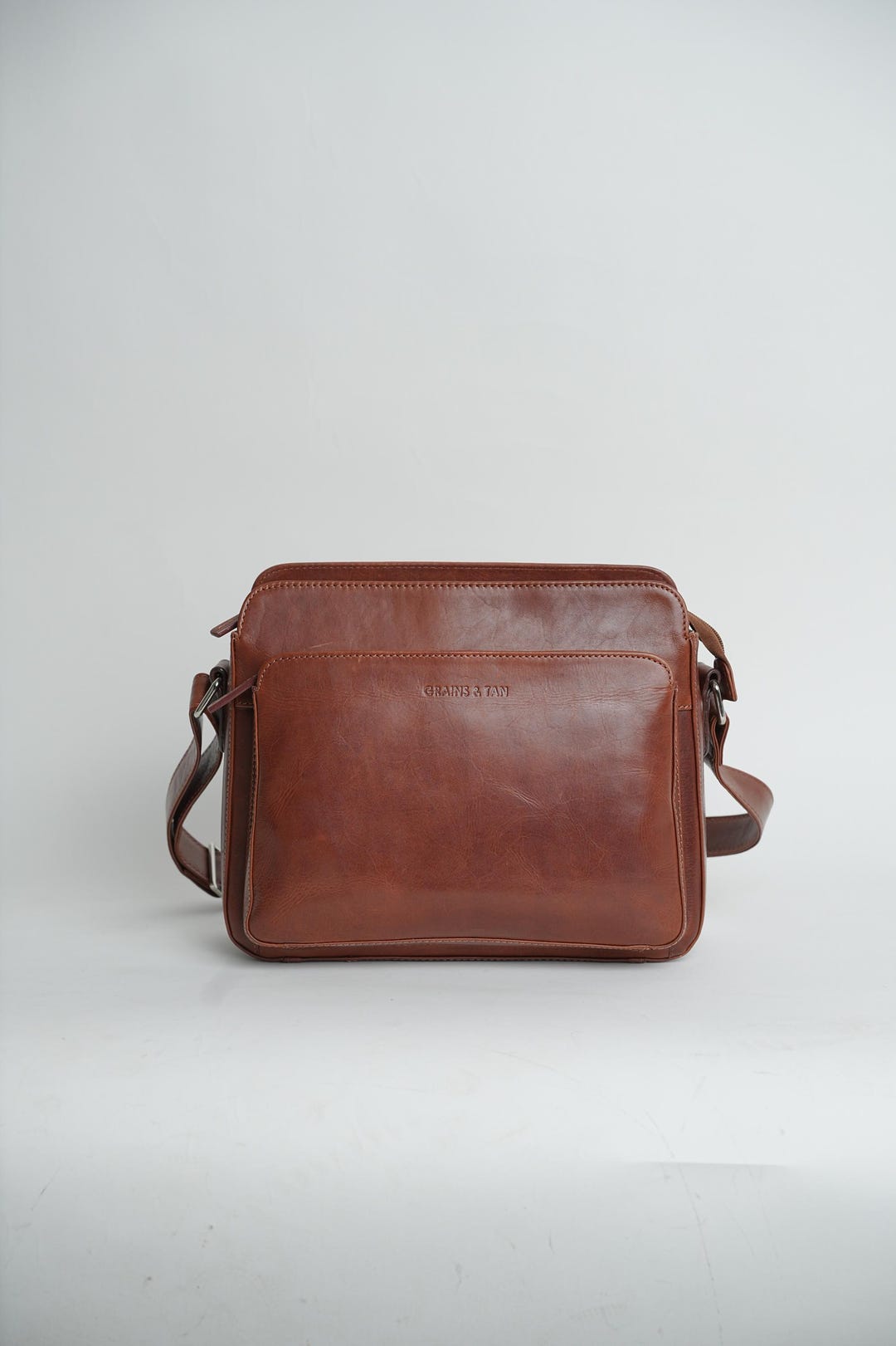 Grains & Tan Full-grain Leather Large Multi-compartment Handbag With ...