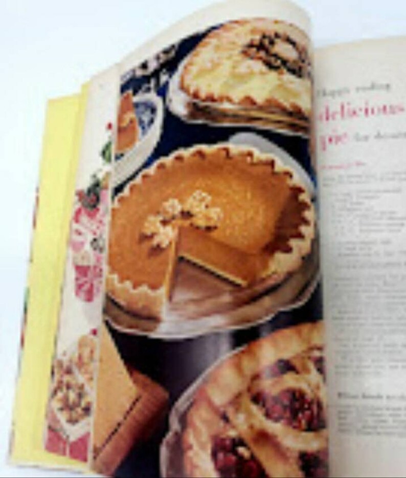 Vintage Holiday Cookbook and Casserole Cookbook Better Homes and ...