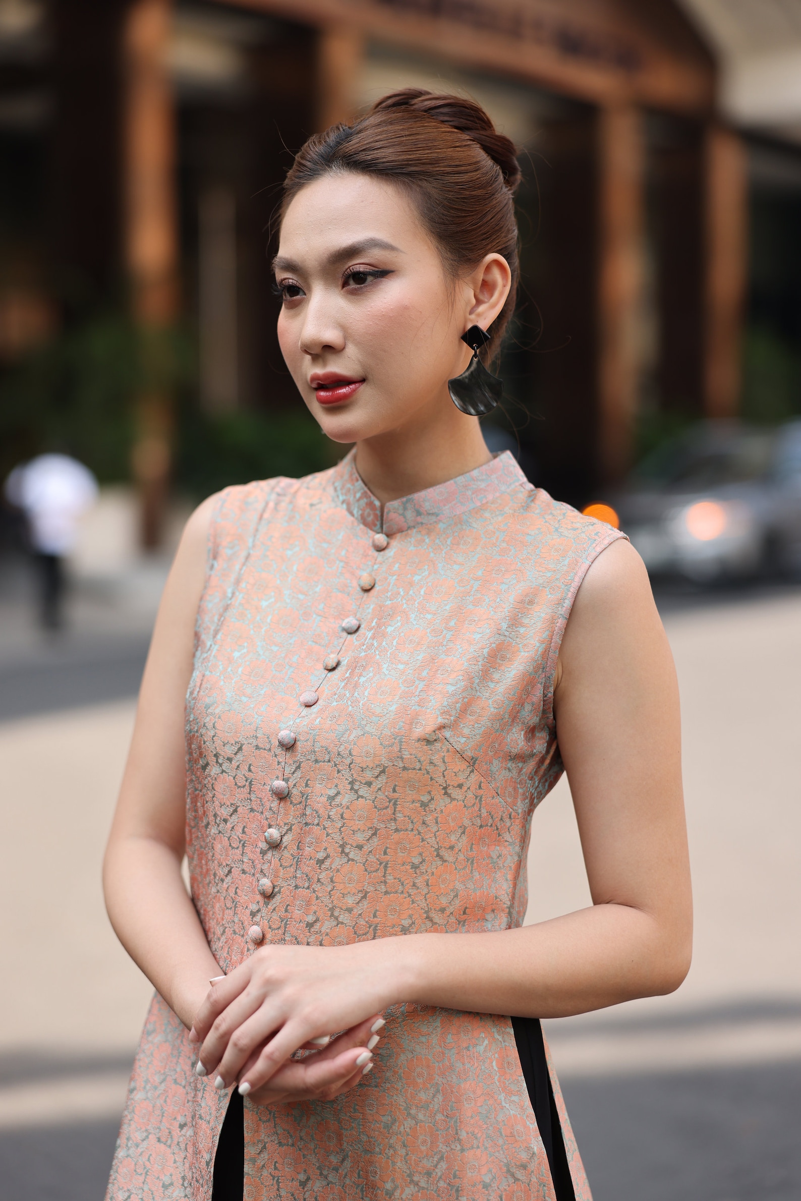Traditional Dress of Vietnamese, Sleeveless Ao Dai, Ao Dai Women With ...