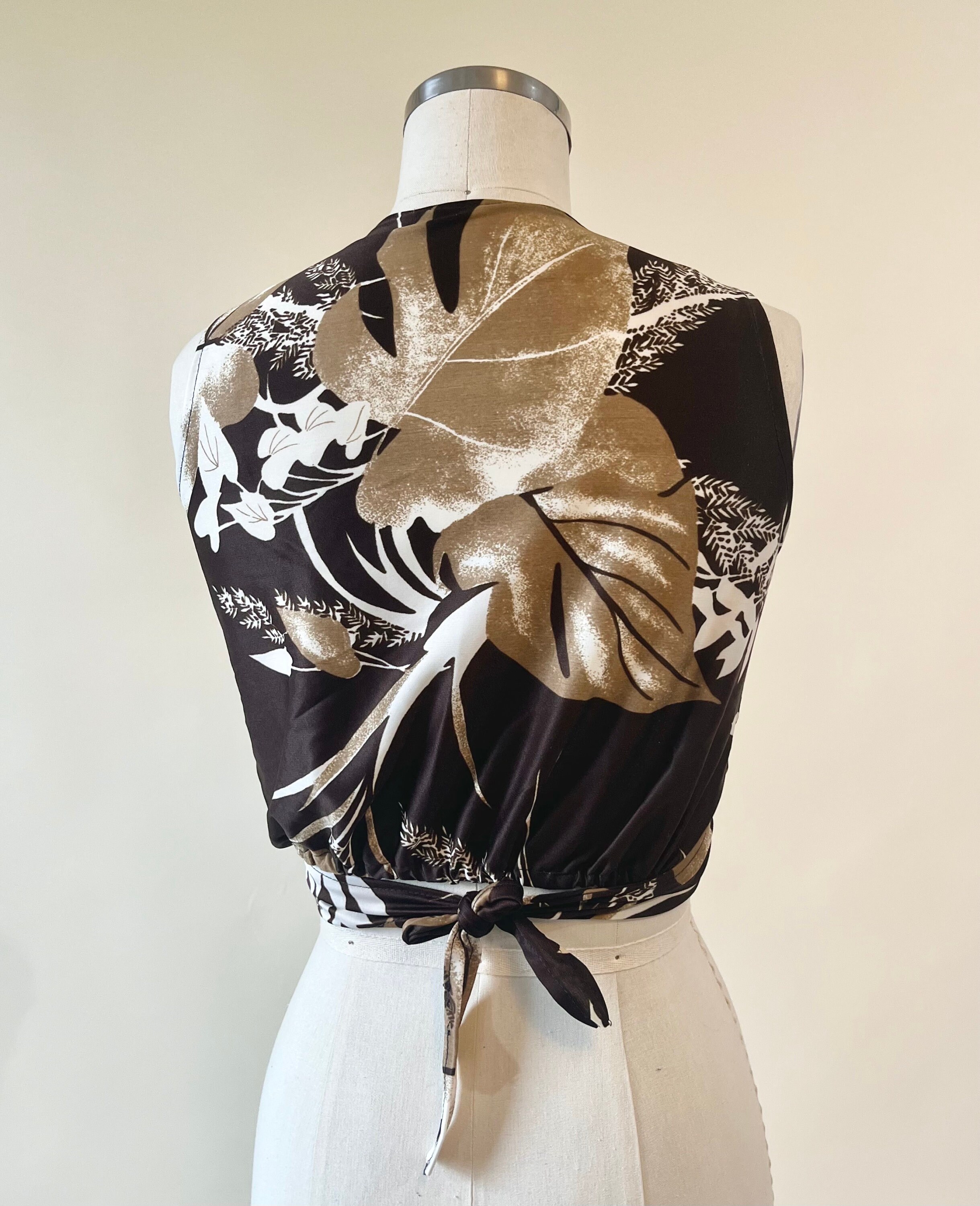 70s Summer Two Way Crop Top! Tie Front or Wrap Top Brown Tropical Print ...