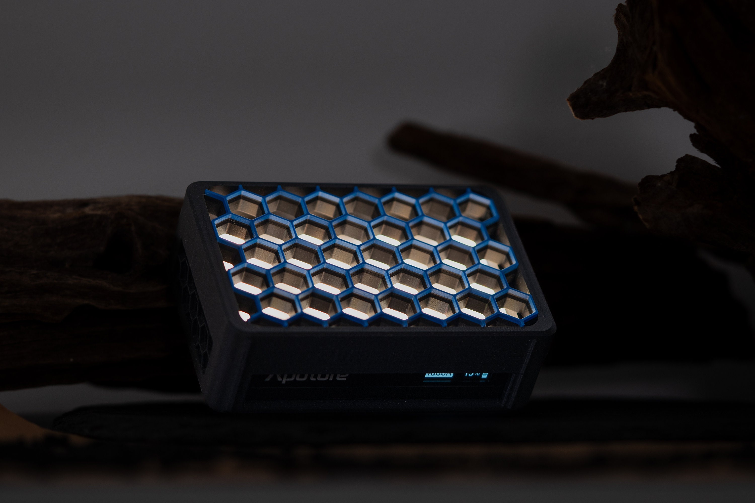 Aputure MC RGB LED Light Eggcrate Diffuser / Modifier honeylight for ...