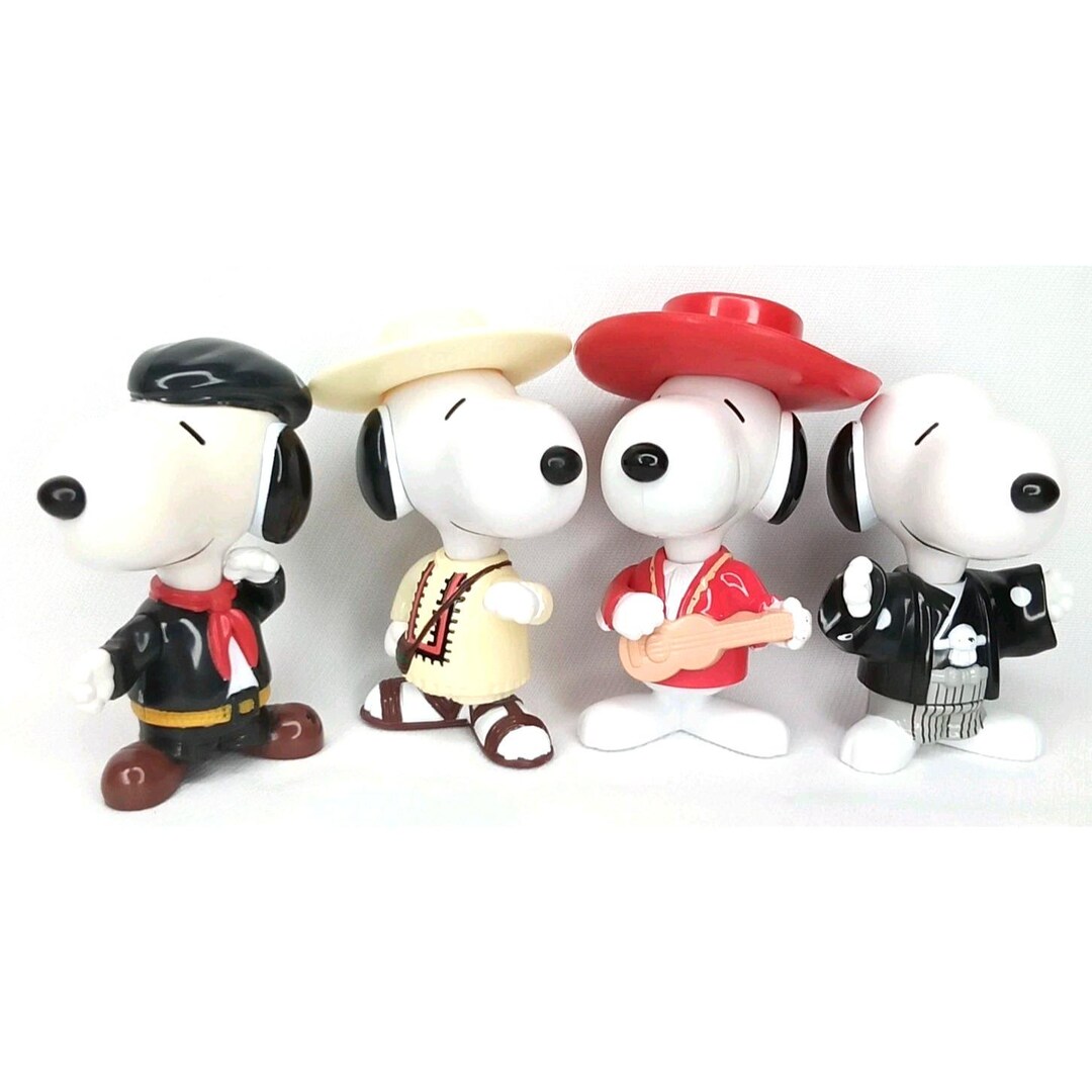 Vintage Mcdonald's Toy Lot of 4 Snoopy Around the World Peanuts Gang ...