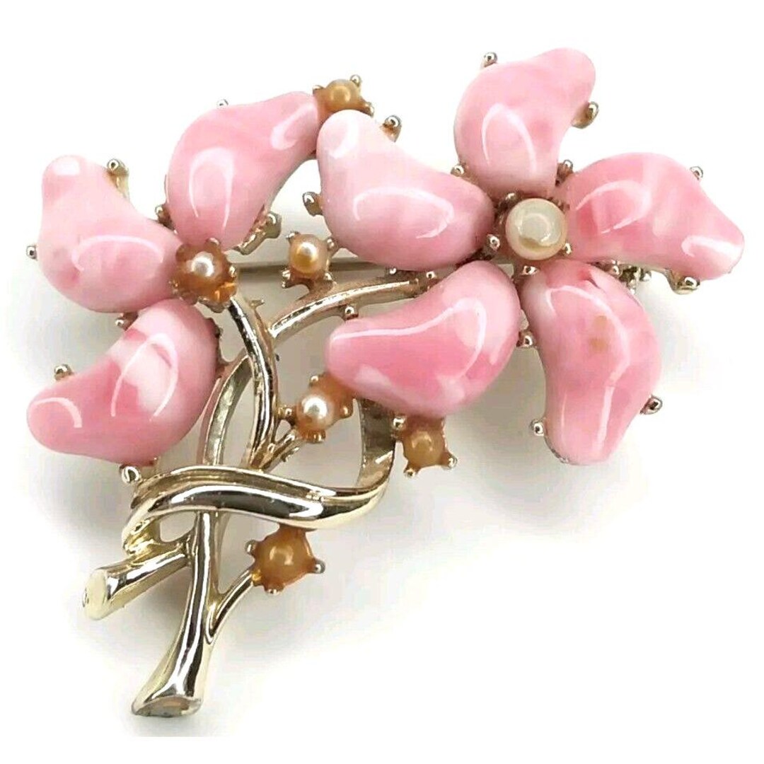 MCM Brooch Pink Lucite Stones Pearl & Gold Tone Flower Shaped Jewelry ...