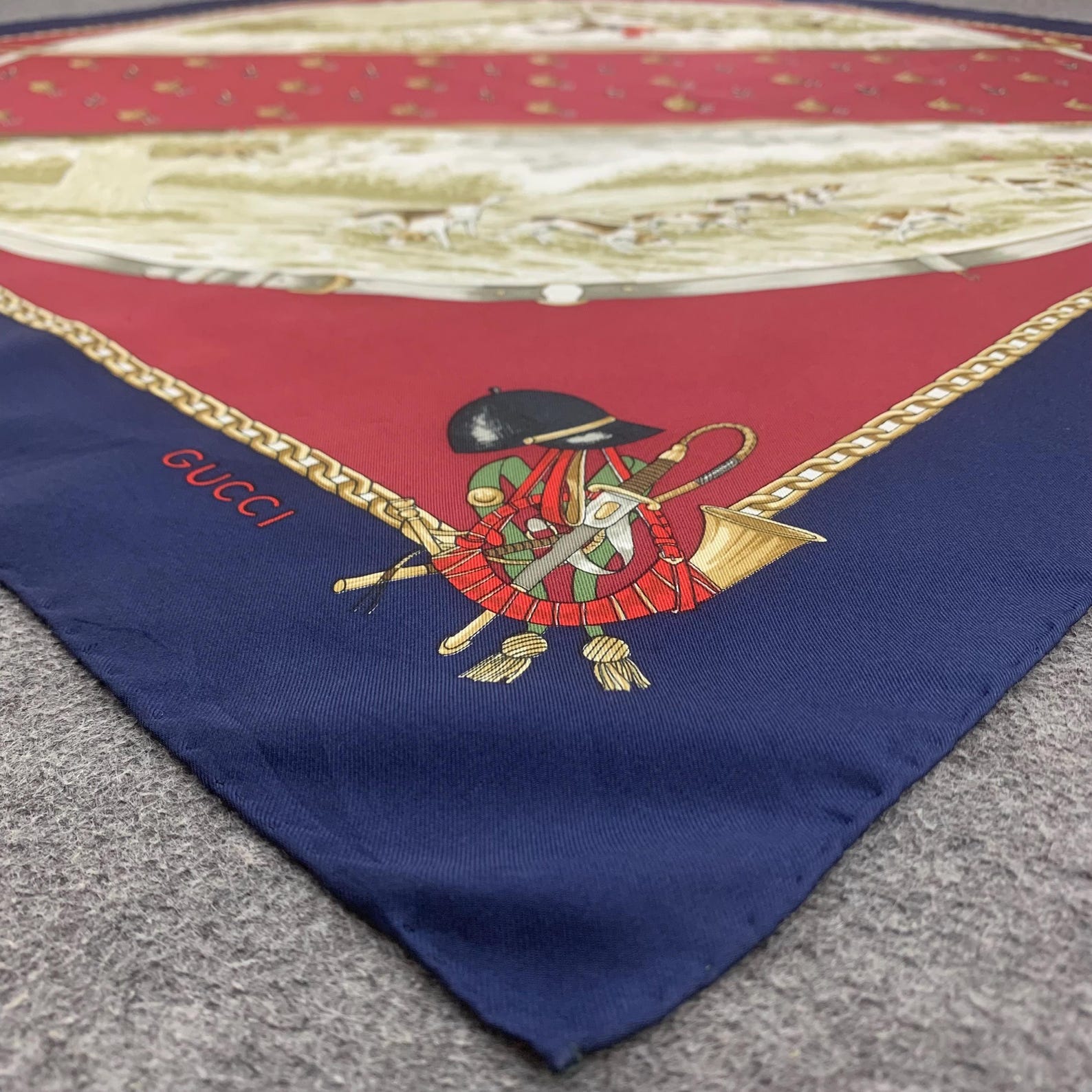 Authentic Gucci Scarf Silk Twill Vintage Gucci Hunting Motive Head ...