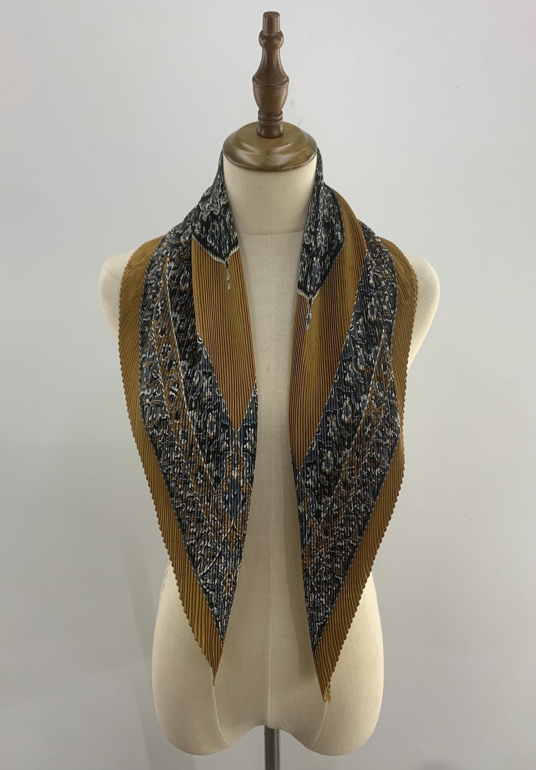 Vintage Sunkyung Sa Scarf Pleat Baroque Pattern Scarves Foulards Women ...