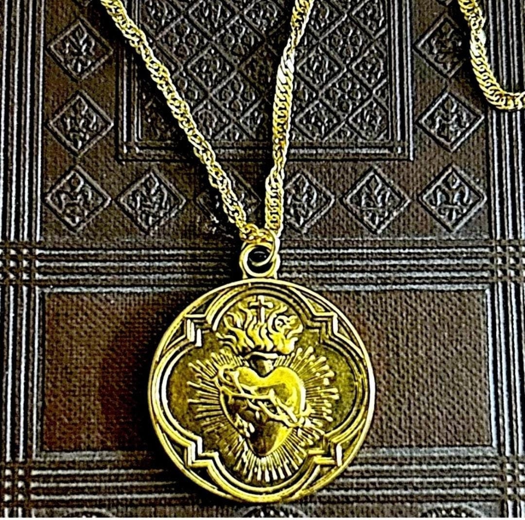 Gold Sacred Heart Necklace on 21 Inch Chain - Etsy