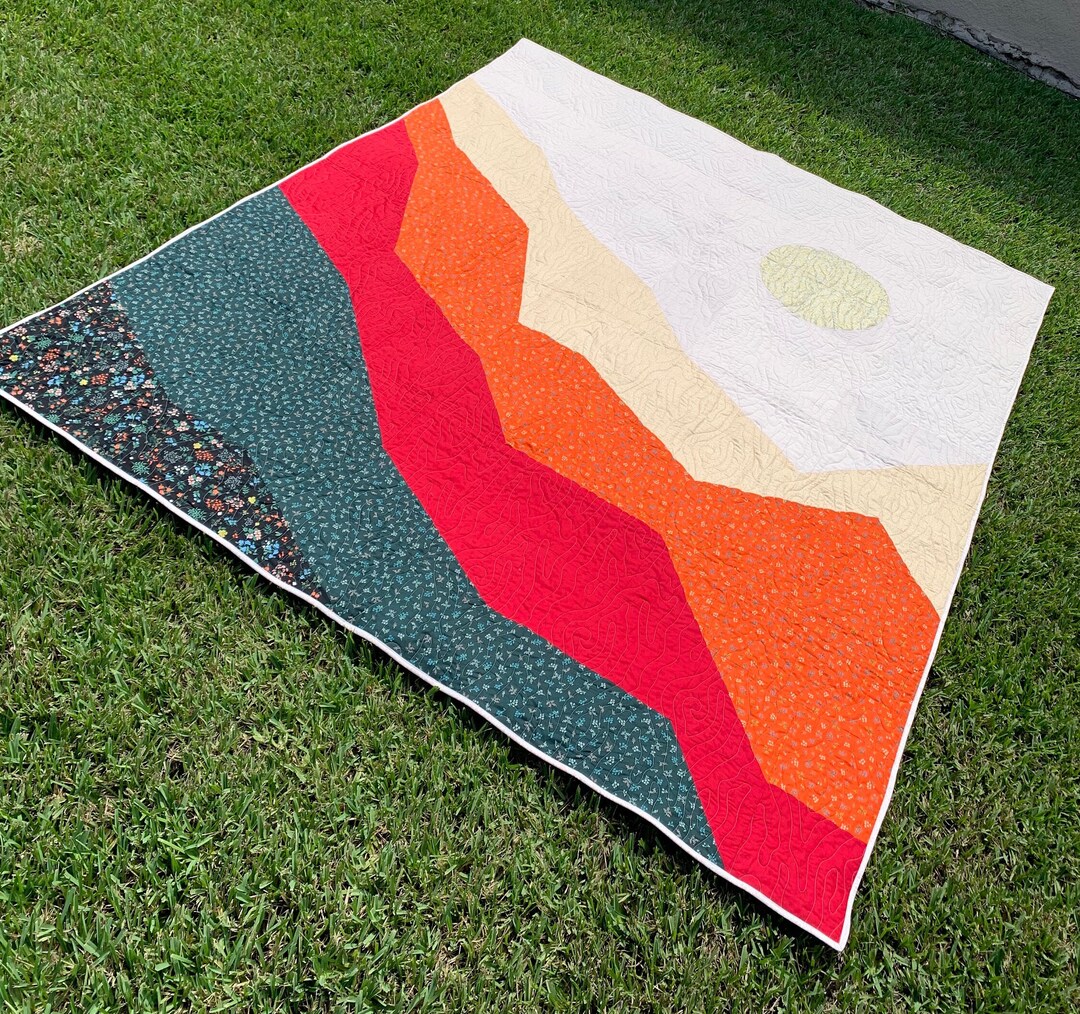 Under the Floral Moon - Golden Canyon Quilt - Etsy