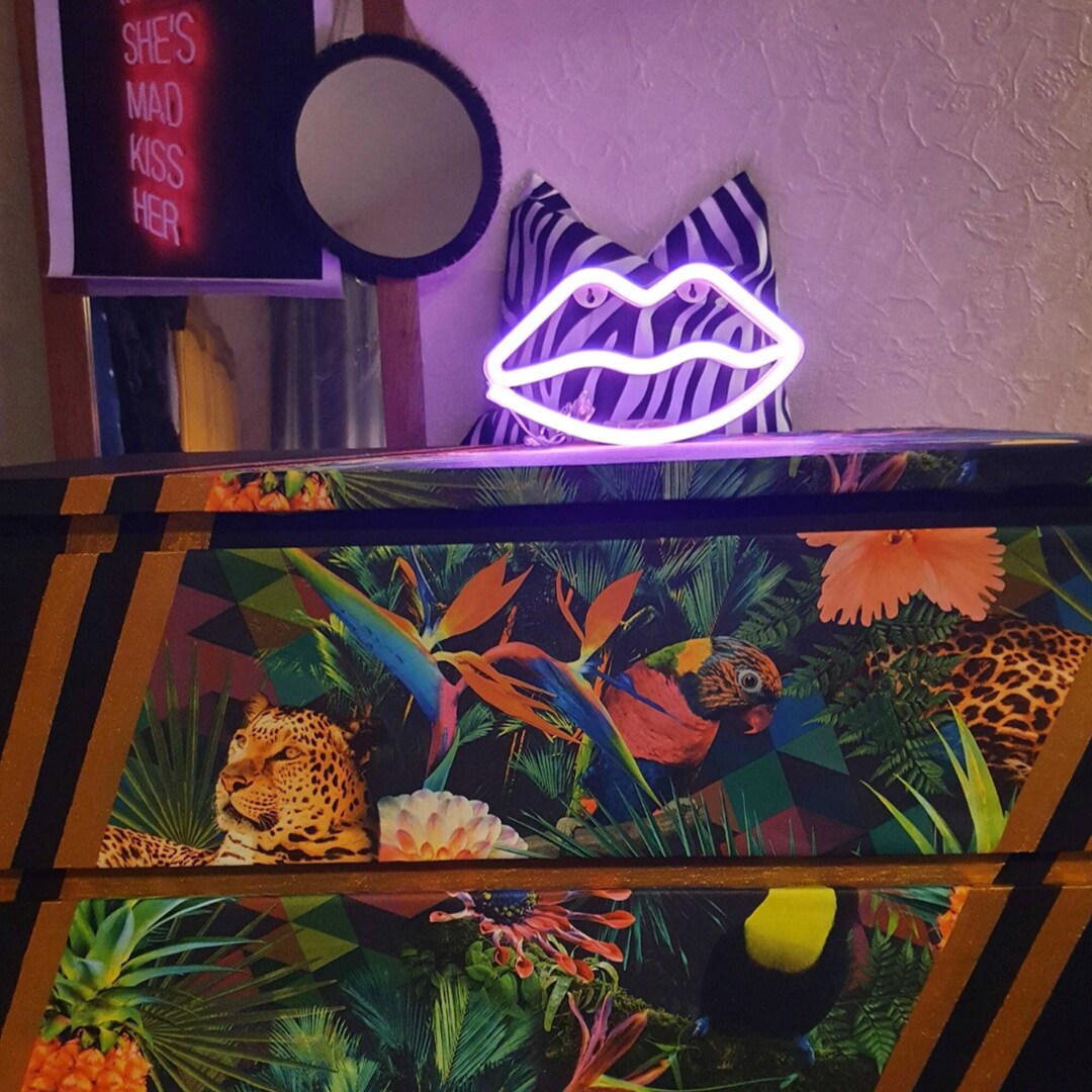 DM for Custom! Lips Mini Neon Light - Dimmer / Dimmable - Wall Light ...