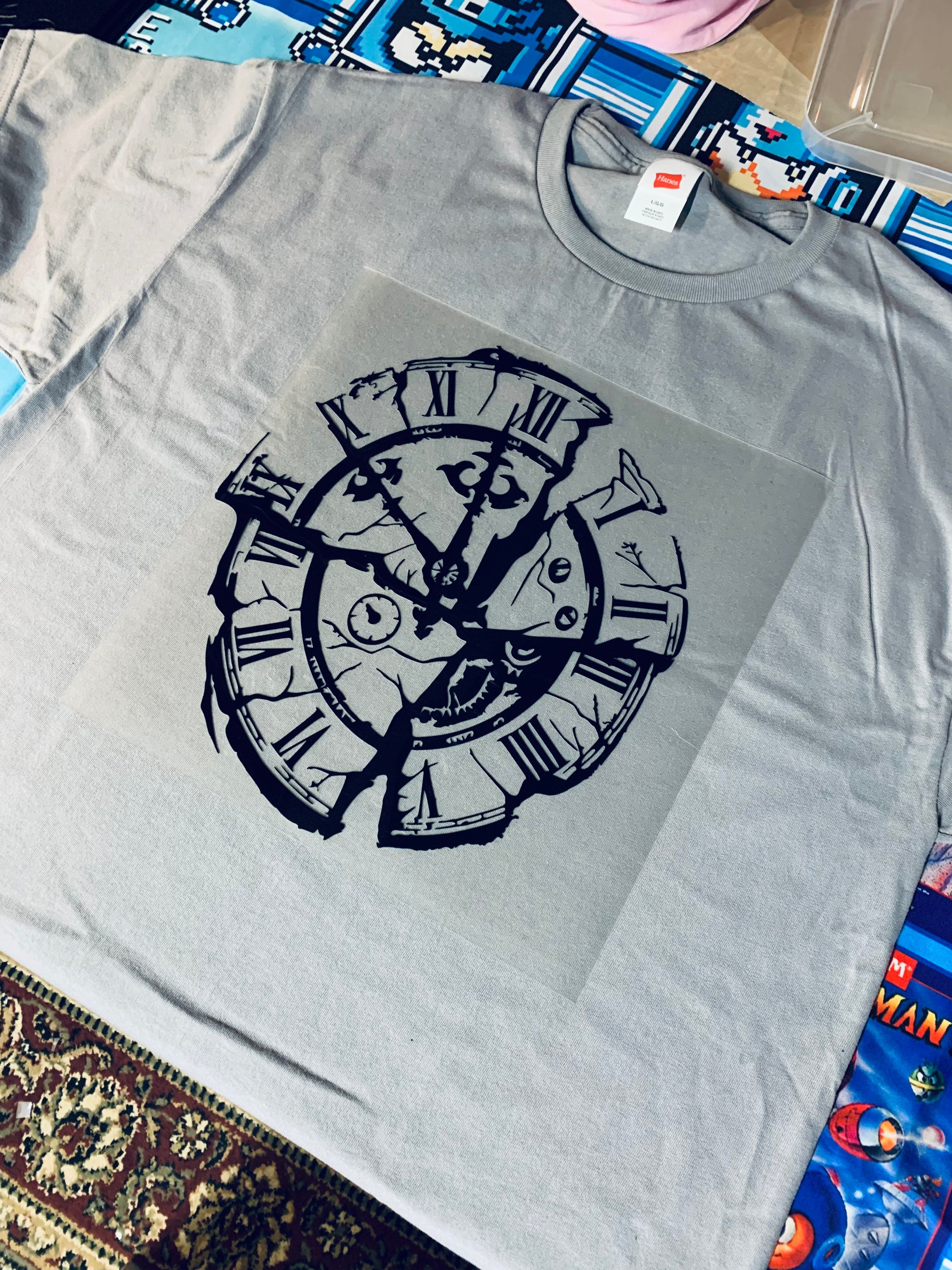 Broken Clock Graphic T-shirt Vinyl Mike Design - Etsy