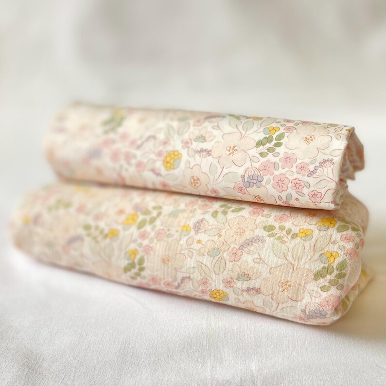 Cute Spring Flowers Seamless Pattern Design - Fabric, Gift Wrapping ...