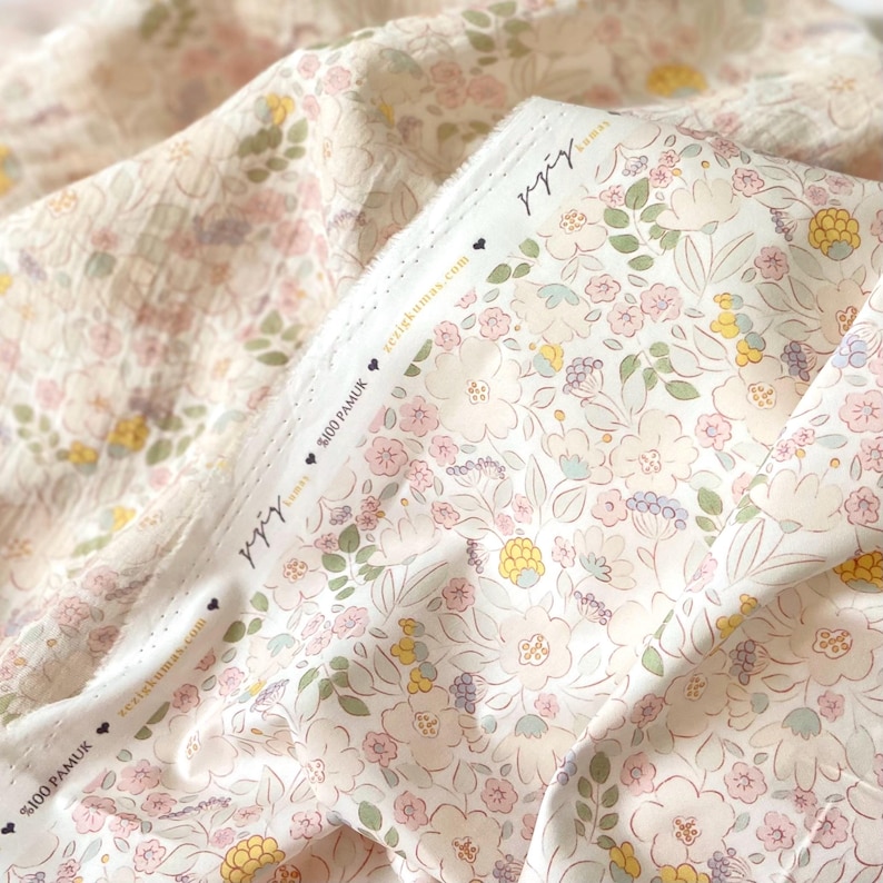 Cute Spring Flowers Seamless Pattern Design - Fabric, Gift Wrapping ...