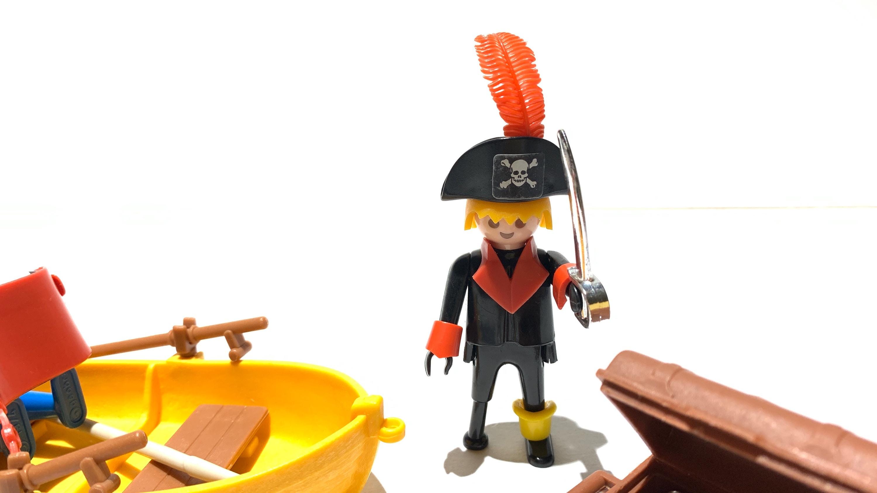 Playmobil Pirates 3570 Rowboat With Pirate / Captain Pirate Ship 3385 ...
