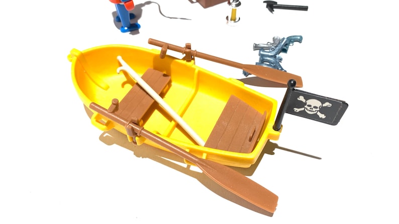 Playmobil Pirates 3570 Rowboat With Pirate / Captain Pirate Ship 3385 ...