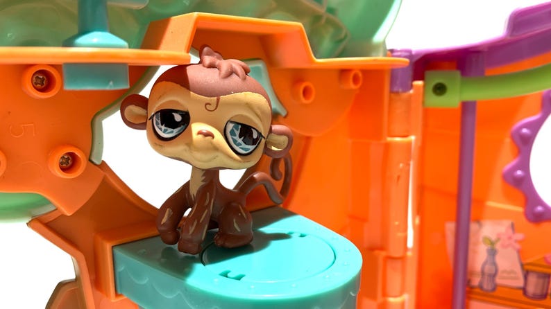 Littlest Pet Shop Playset LPS - Purple Tree House Club - Folding ...