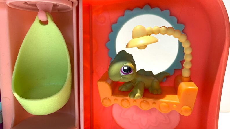 Littlest Pet Shop Get Better Centre / Play Set LPS / Vet Practice ...