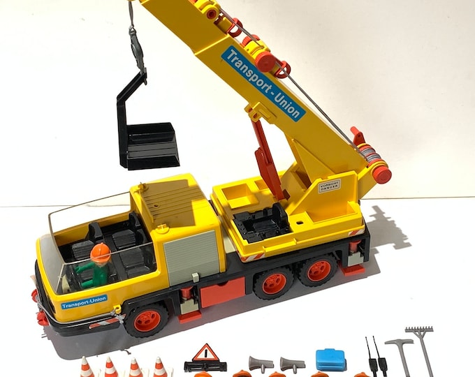 Playmobil Mobile Crane No. 3527 Yellow Crane With 6 Playmobil Figures ...