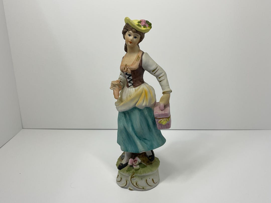 Vintage Female Statue by Brinn’s - Etsy