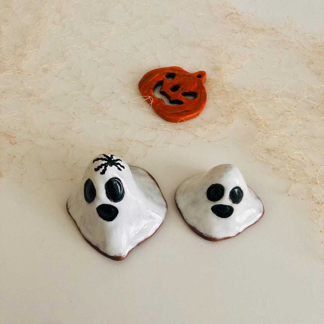Handmade Terracotta Ghost Figurines, Halloween Decor, Set of 2 - Etsy