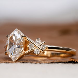 Hexagon Brilliant Cut Lab Grown Diamond Ring,1.00 CT Lab CVD Diamond ...