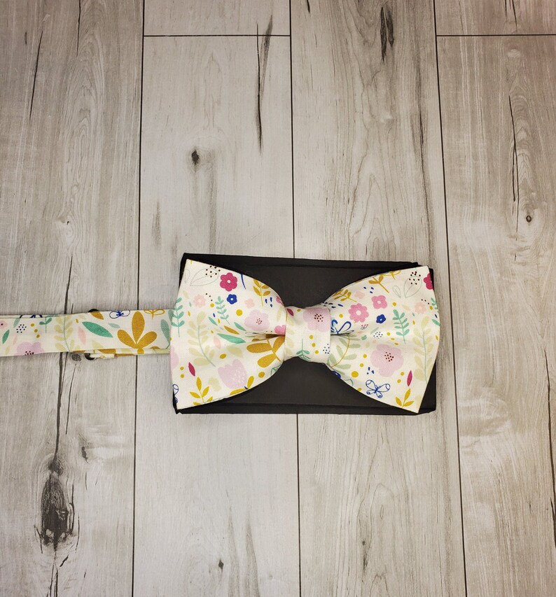 White Spring Flower Bow Tie - Etsy