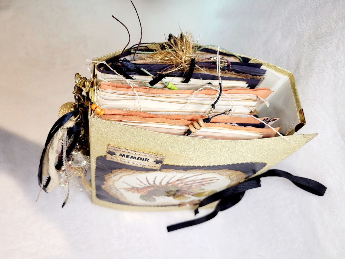 Book 18 Junk Journal - Etsy