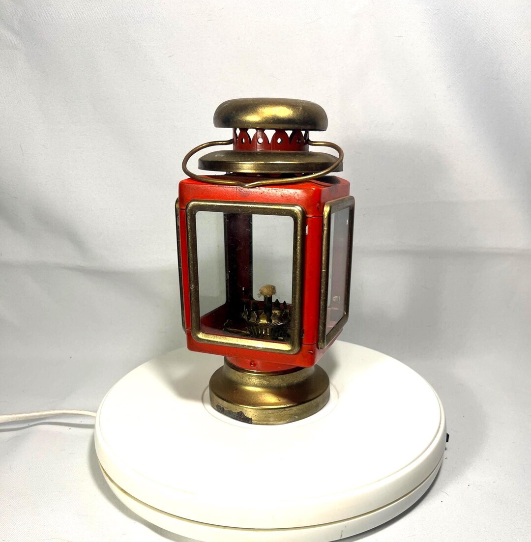 Vintage-style Red Metal Lantern – Reproduction Oil Lamp With Glass ...