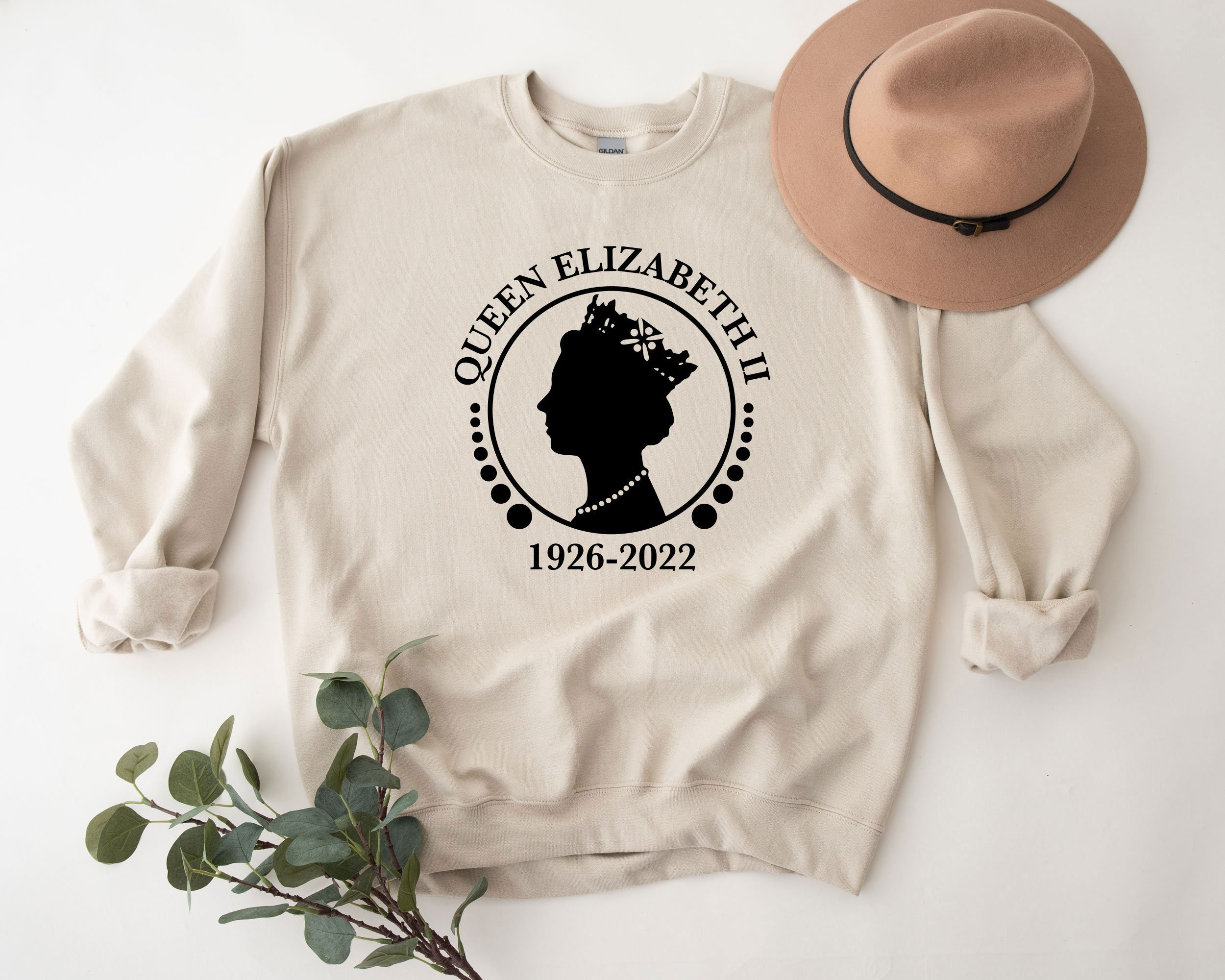 Queen Elizabeth II Sweatshirt Queen Elizabeth Shirt - Etsy