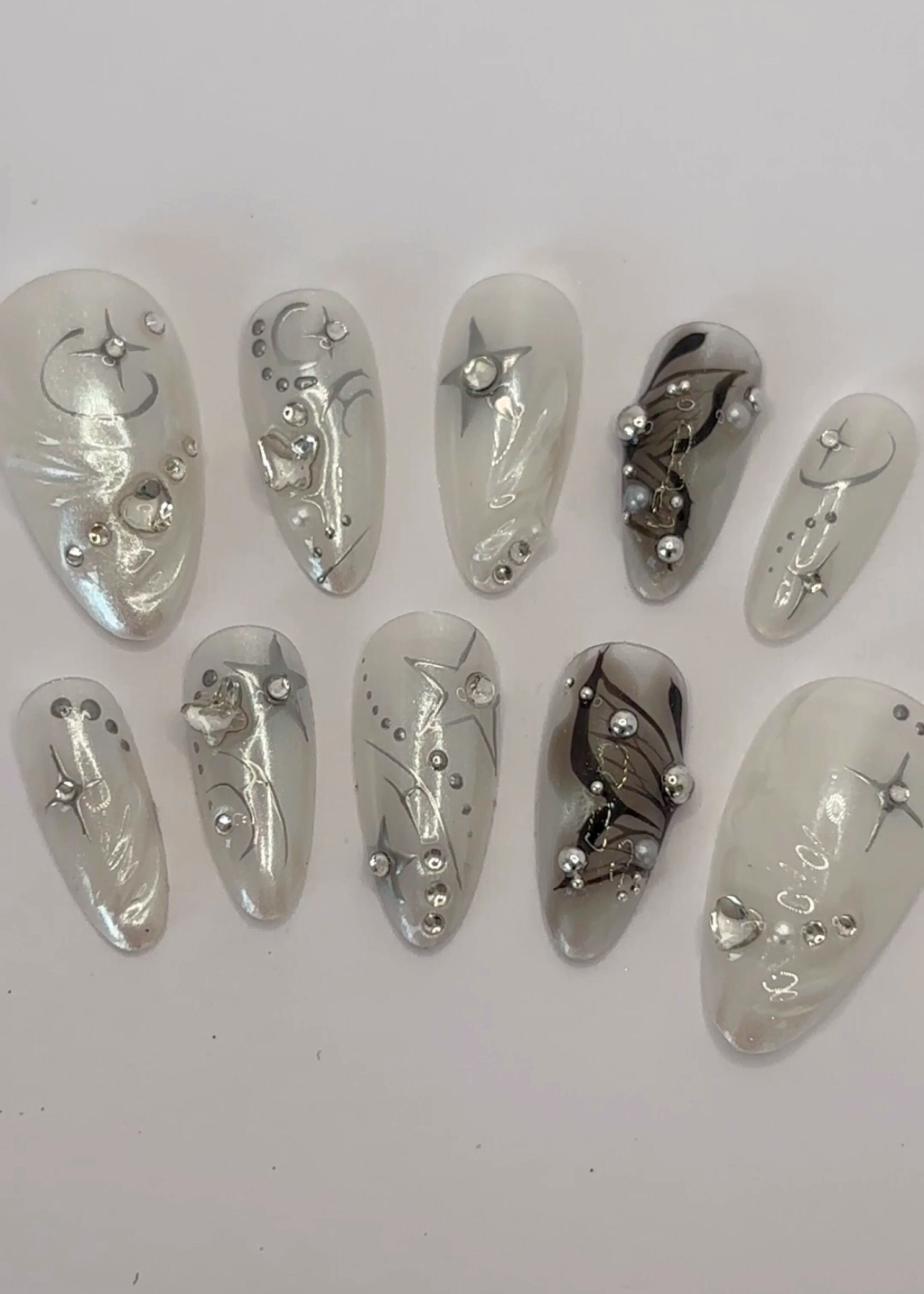 Freestyle Stars Love Coquette Press on Nails and Chrome Silver / Pearl ...