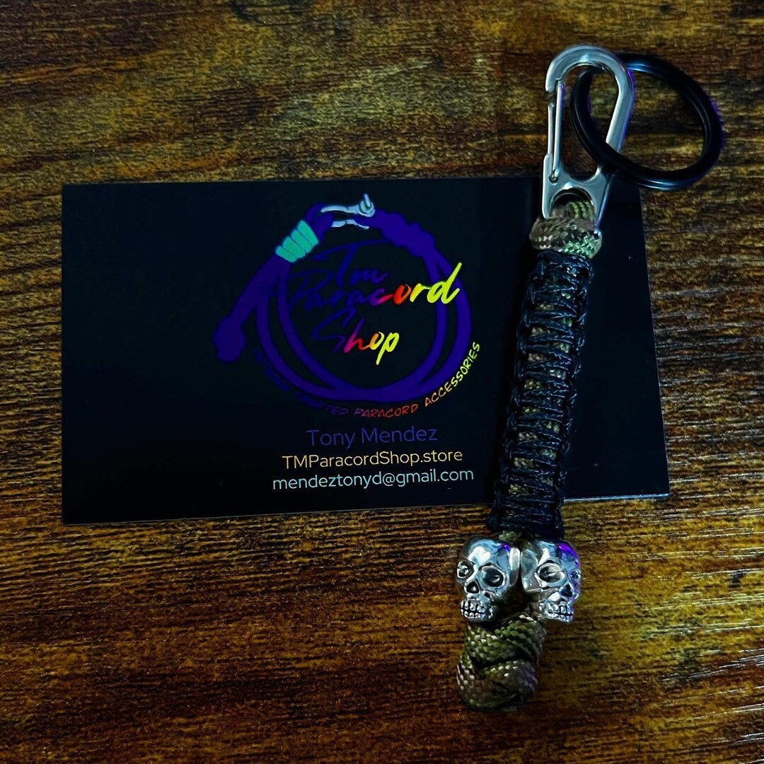 Paracord Skull Bead Keychain With Mini Carabiner - Paracord Keychain ...