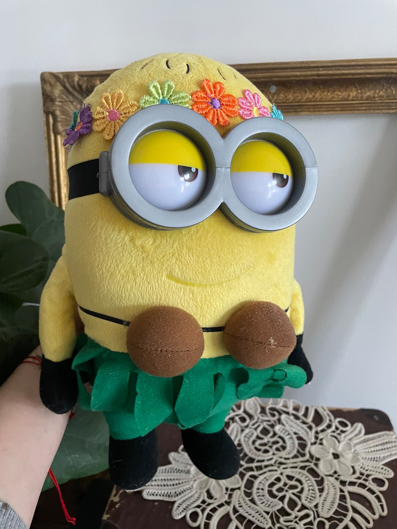 Despicable Me Minion Hawaiian Skirt With Glasses Illumination Stuffed ...