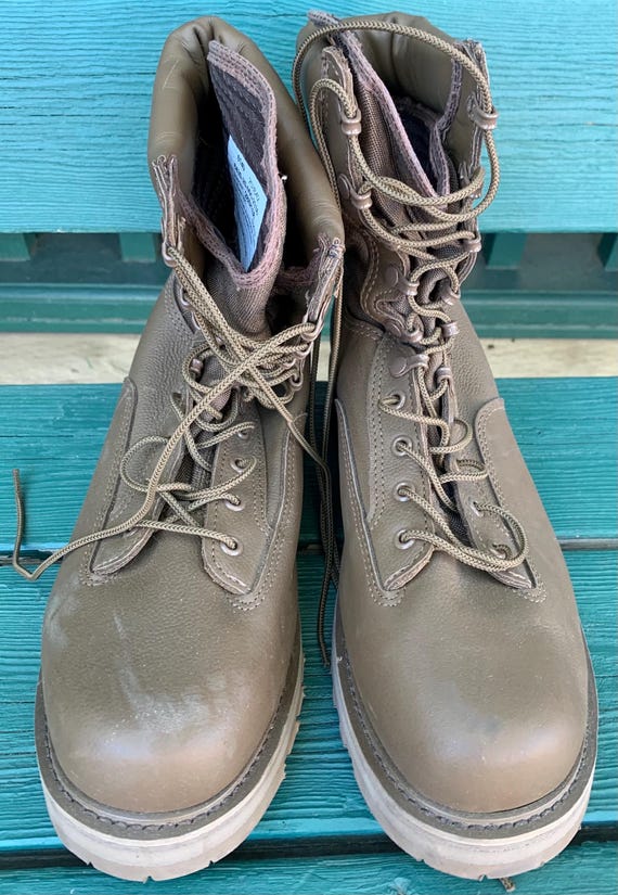 Genuine Canadian Forces Brown Combat Boots size 285/1… - Gem