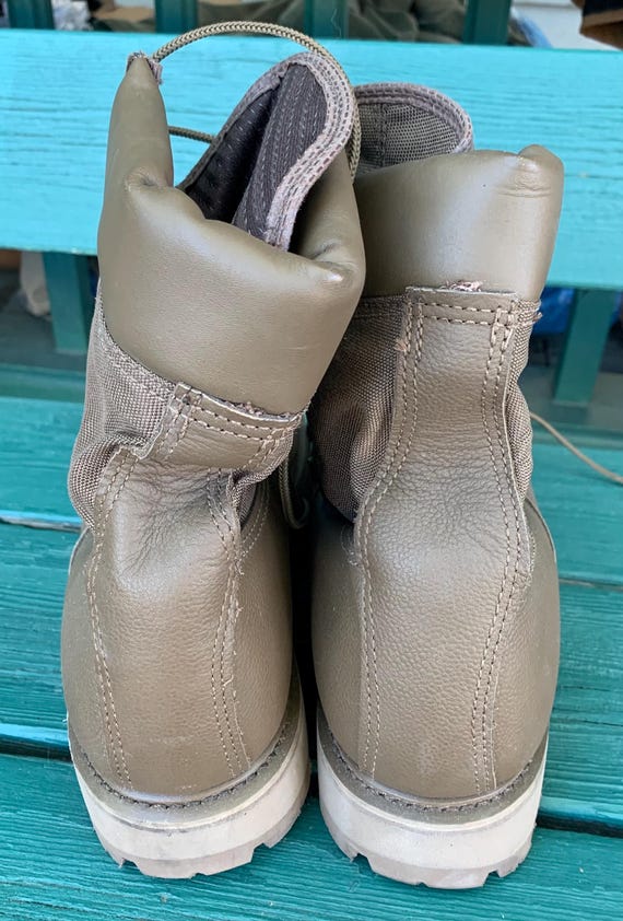 Genuine Canadian Forces Brown Combat Boots size 285/1… - Gem
