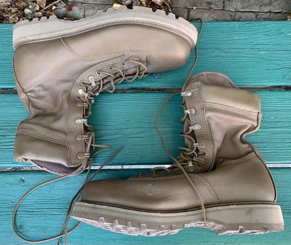 Genuine Canadian Forces Brown Combat Boots size 285/1… - Gem