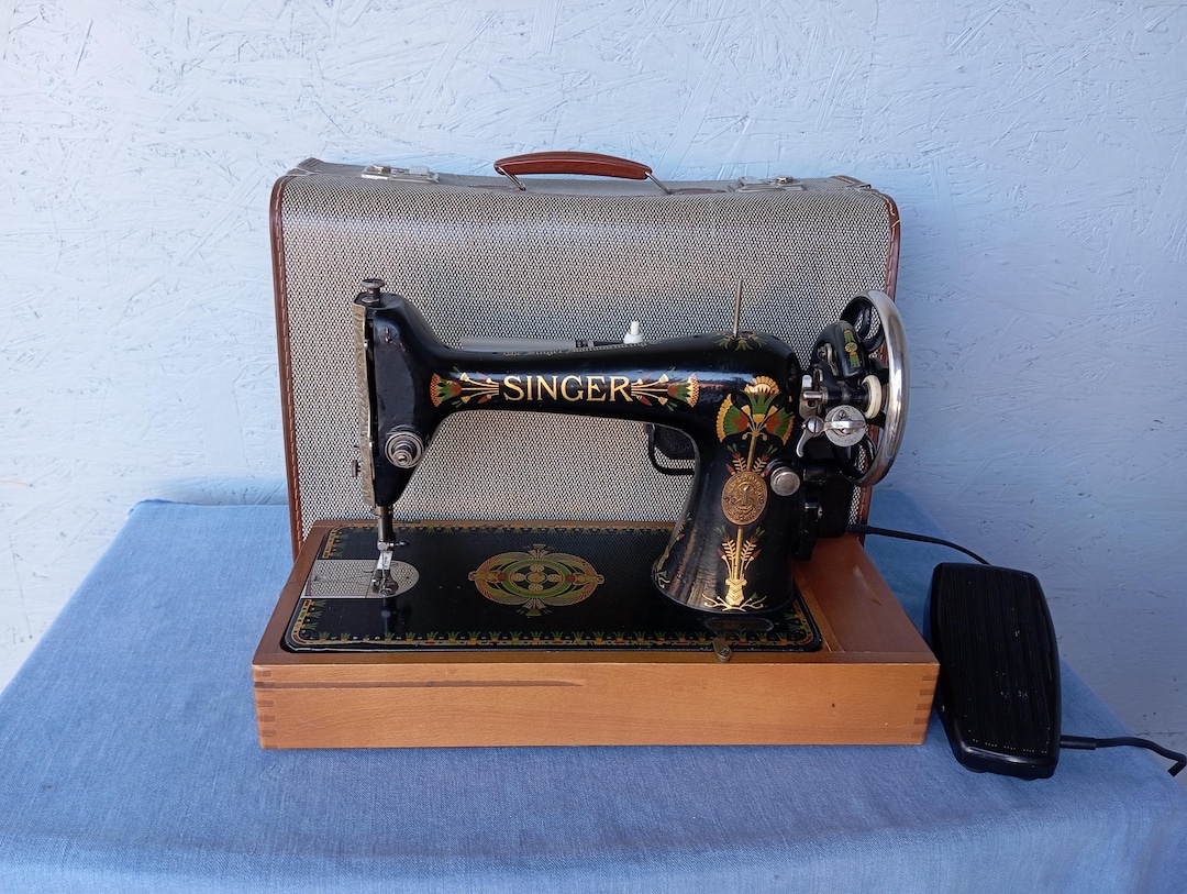 Vintage Singer 66 Lotus Sewing Machine: Portable Electric Suitcase ...