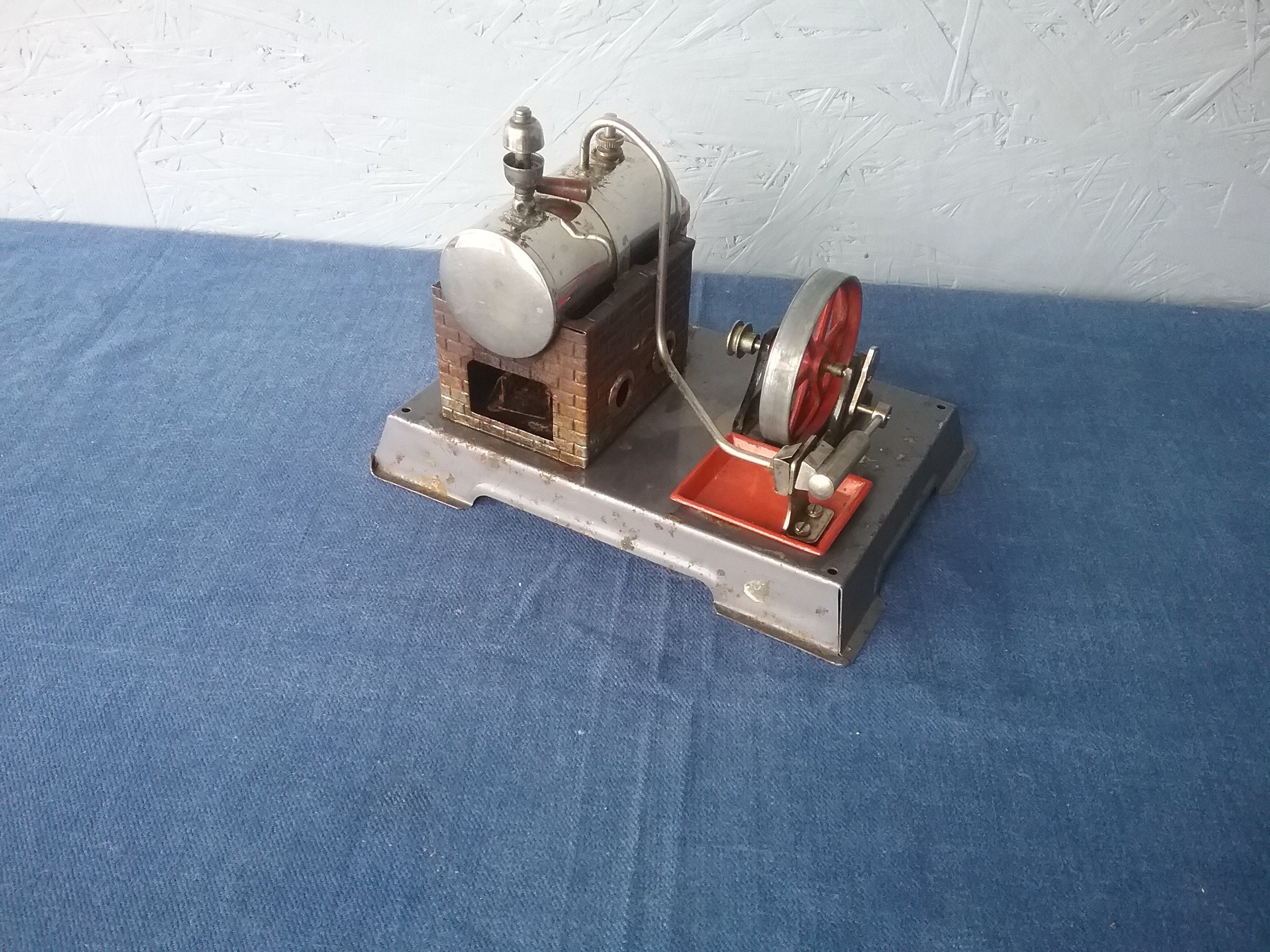 Wilesco D5 'petri' German Steam Engine, Stationary Horizontal Steam ...