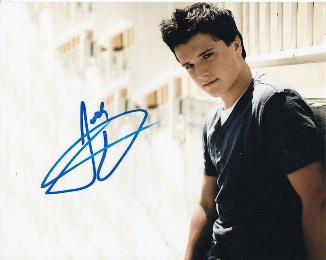 Josh Hutcherson Signing Autographs