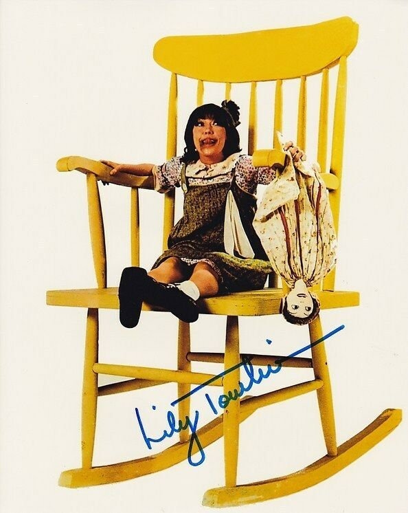Lily Tomlin Signed Autographed 8x10 and That's the Truth Edith Ann ...