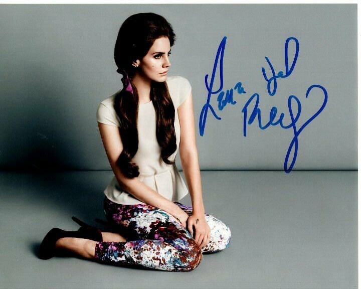 Lana Del Rey Signature