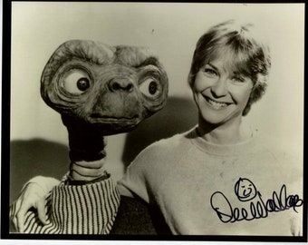 Dee Wallace Signed Autographed 8x10 E.t. the Extra-terrestrial Mary ...
