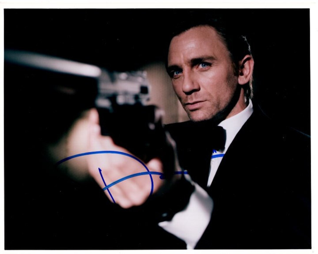 Daniel Craig Signed Autographed 8X10 James Bond 007 Photo - Etsy
