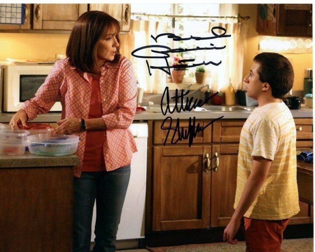 Patricia Heaton and Atticus Shaffer Signed Autographed the Middle Photo ...