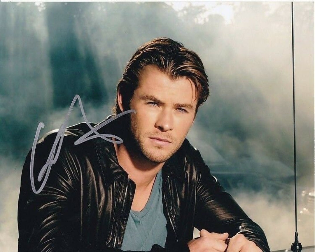 Chris Hemsworth Signed Autographed 8x10 Photo - Etsy