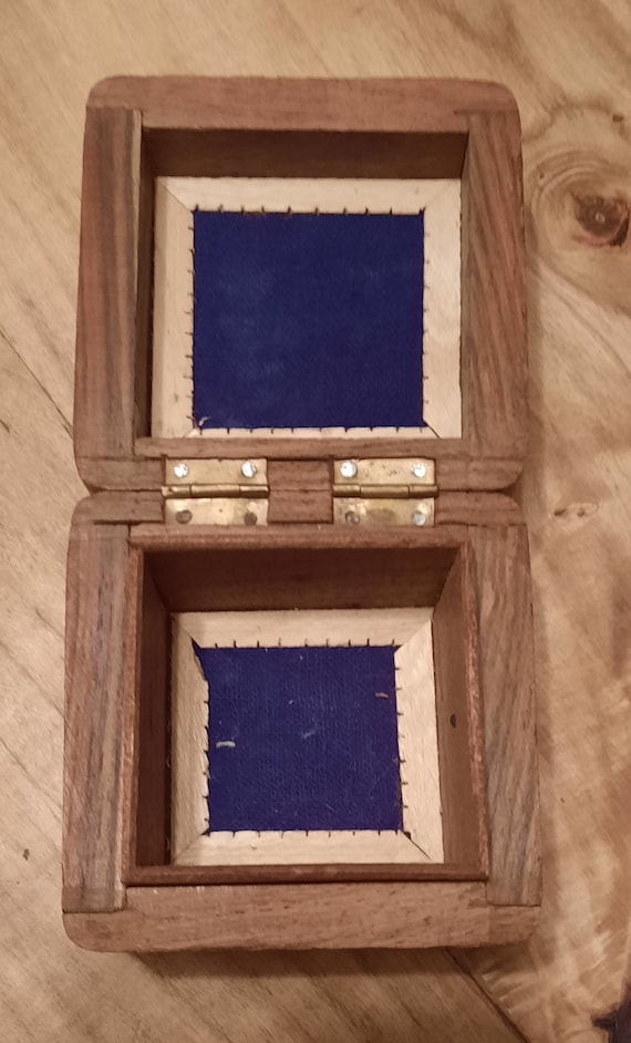 Carved Lidded Wood Box Inlaid Bone Square Hans Made i… - Gem