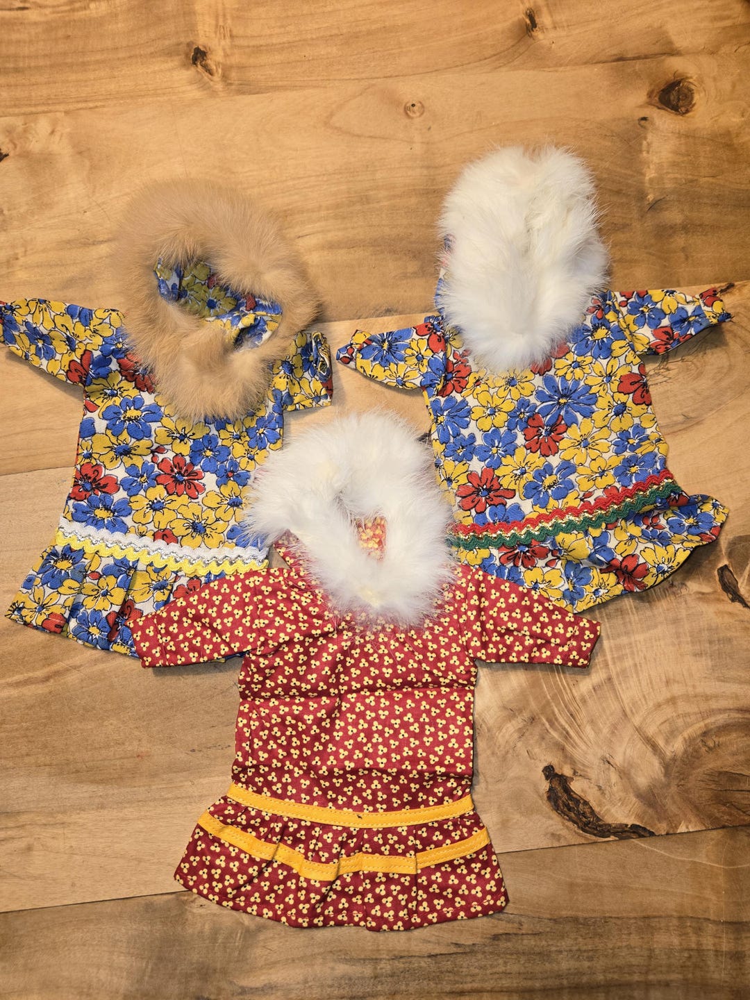 Traditional Alaska Inuit Hooded Tunic Rabbit Fur Trimmed Set of 3 Doll ...